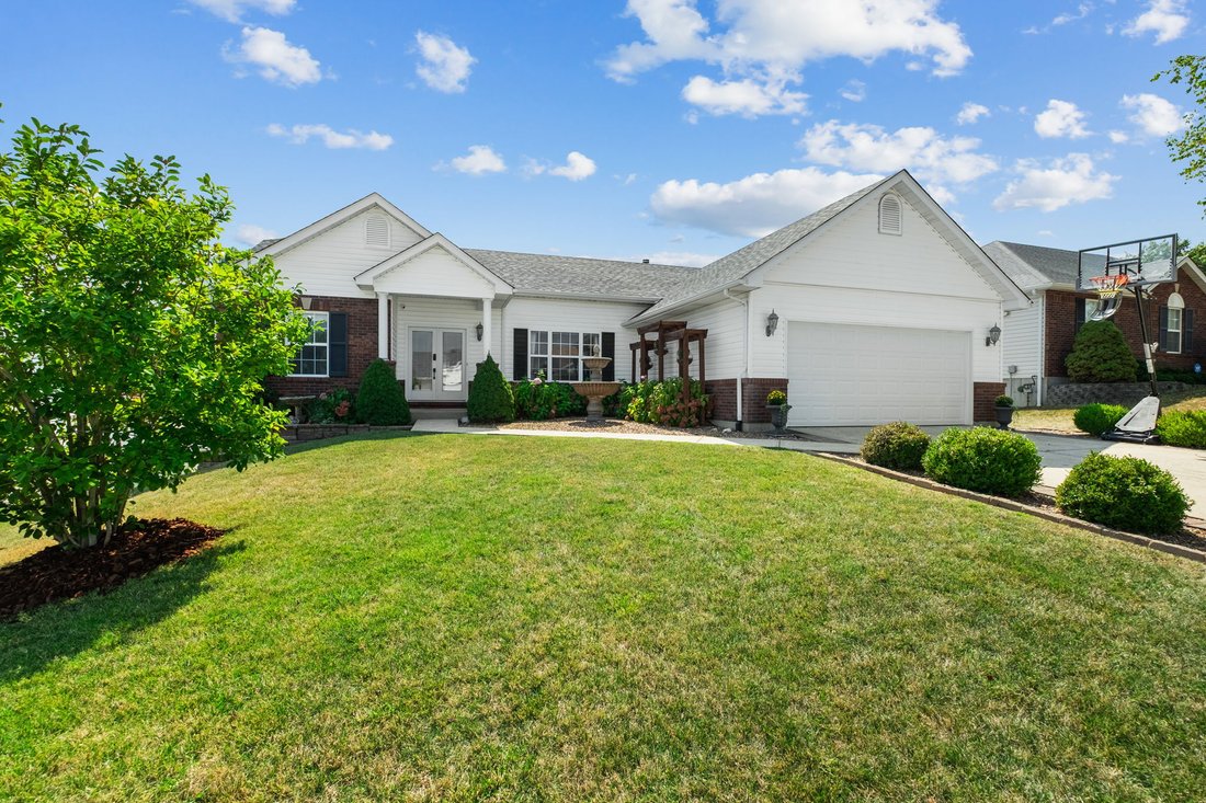 Stylish 5 Bed Ranch With Luxury In Weldon Spring, Missouri, United ...