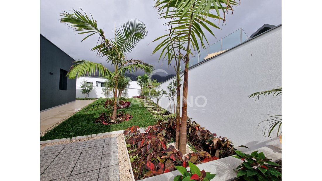 Haus T3 Im Bau Arco In Arco Da Calheta, Autonome Region Madeira ...