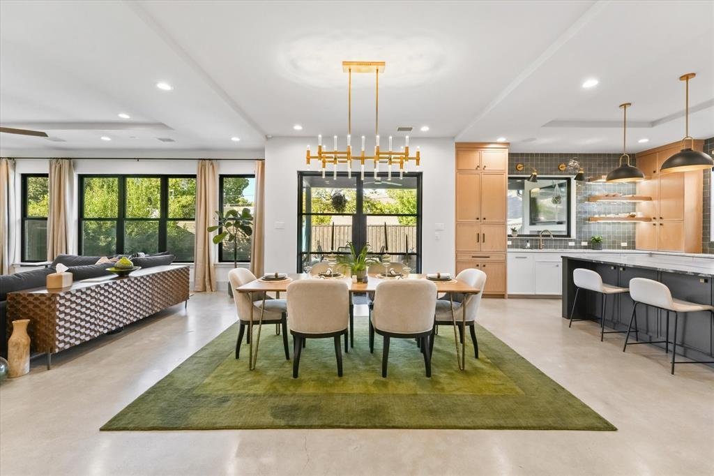 Single Family Residence In Farmers In Farmers Branch, Texas, United ...