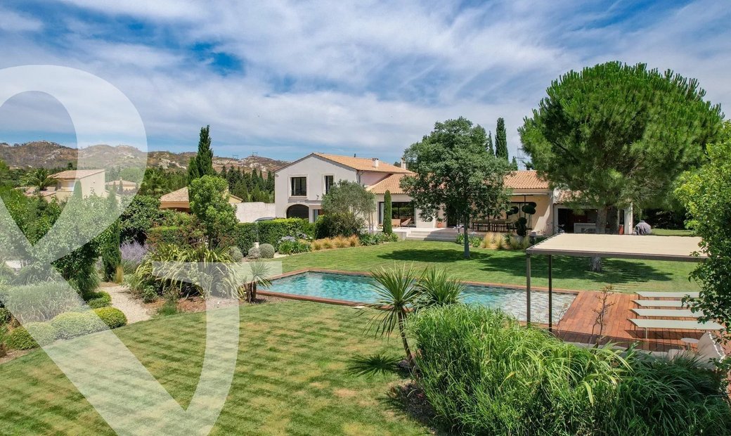 Attractive Provencal House In Graveson, Provence Alpes Côte D'azur ...