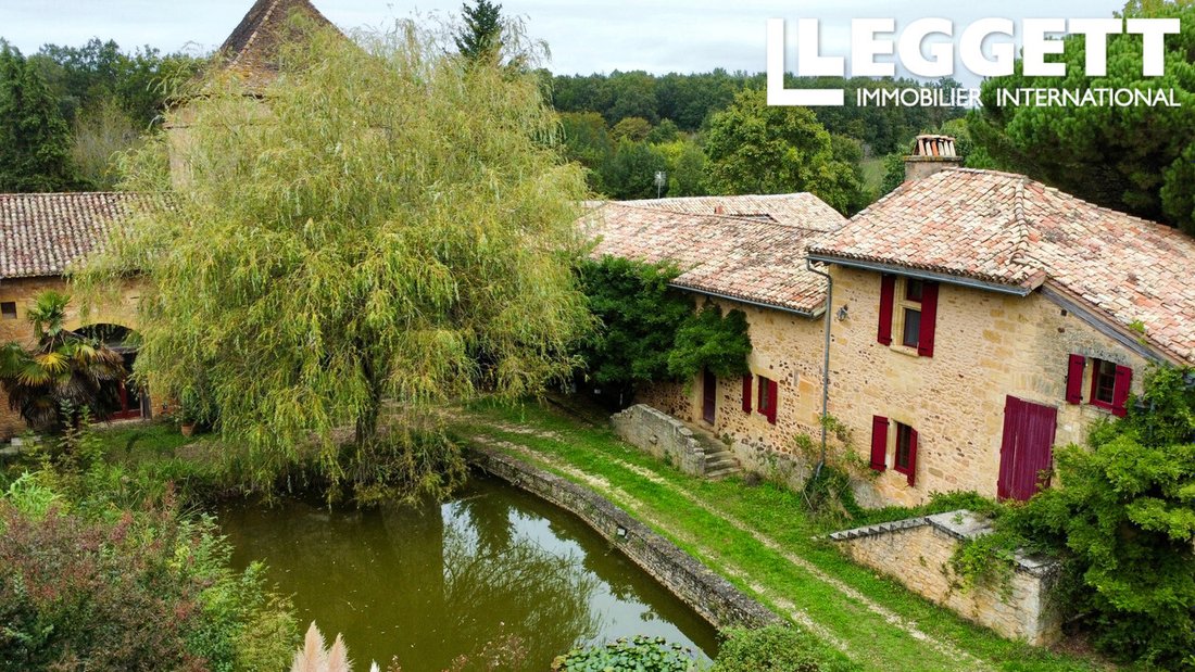 16th Century Stables Of The Chateau De In Biron, Nouvelle Aquitaine ...