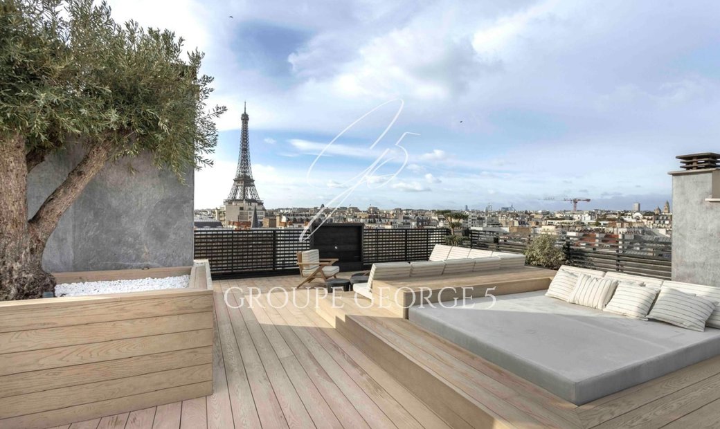 Paris 7th Arrondissement Rue Cler Tour In Paris, île De France, France ...