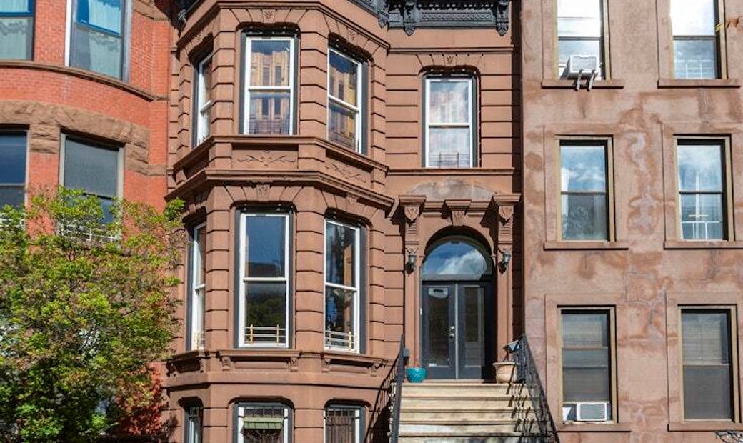 Historic Brownstone With Original En Nueva York, Nueva York, Estados ...