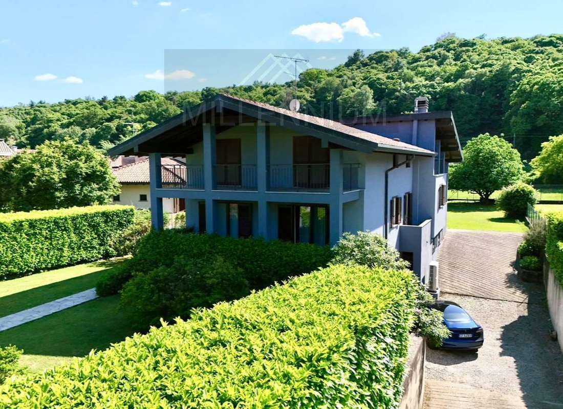Villa O Villino Via Monte Rosa In Dormelletto, Piedmont, Italy For Sale ...
