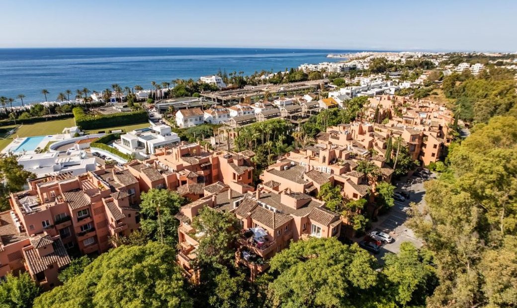 Stylish Renovated Ground Floor Apartment On In Golden Mile, Andalusia ...
