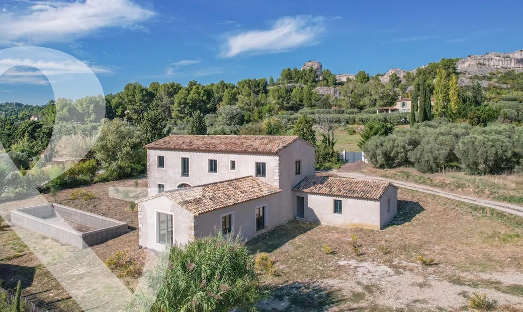 A Fabulous Project To Complete In Paradou, Provence Alpes Côte D'azur ...