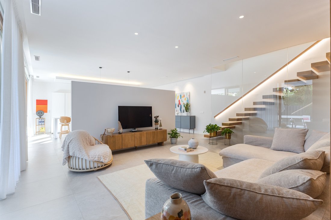 Impressive Property In The Best Location In Picanya, Valencian ...