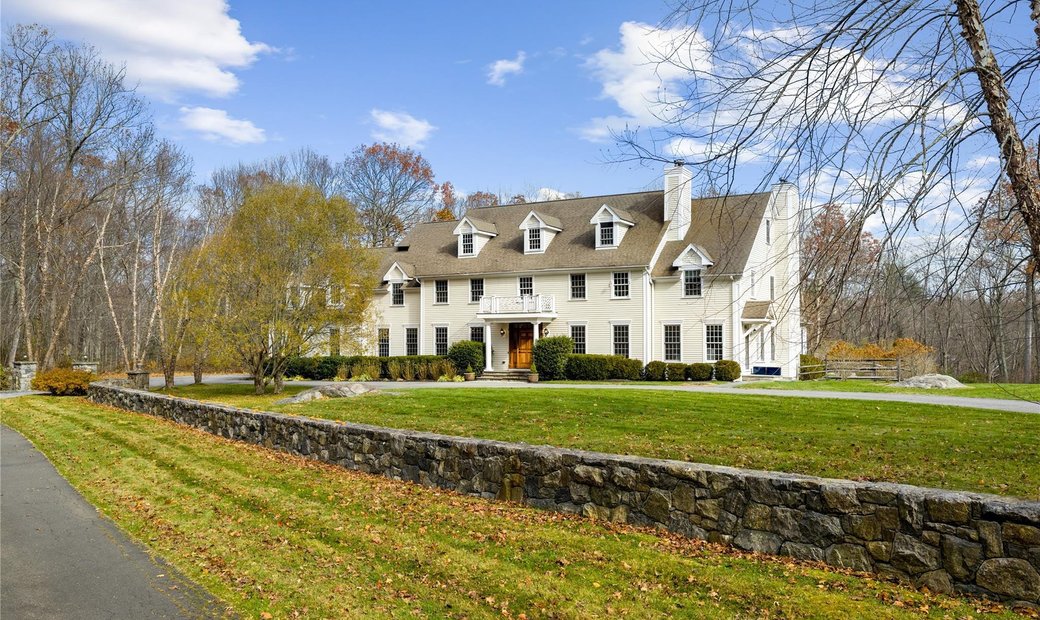 Outstanding Colonial Estate With In South Salem, New York, United ...