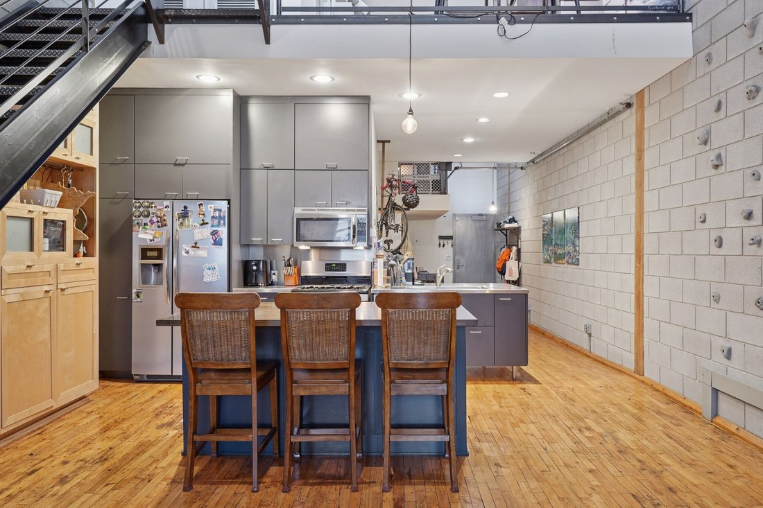 Stylish Nyc Inspired Loft With Rooftop In Minneapolis, Minnesota ...