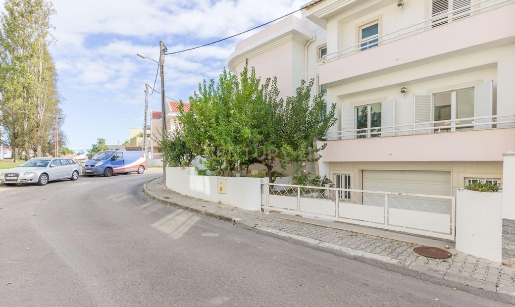 Stunning Detached House In Amora, Seixal Almost In Amora, Setubal ...