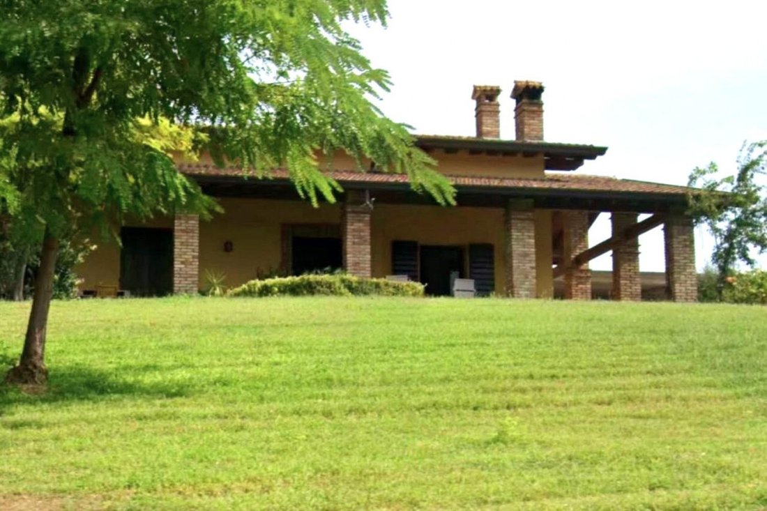 Ravenna Villa In Castel Venzago, Lombardy, Italy For Sale (16675566)