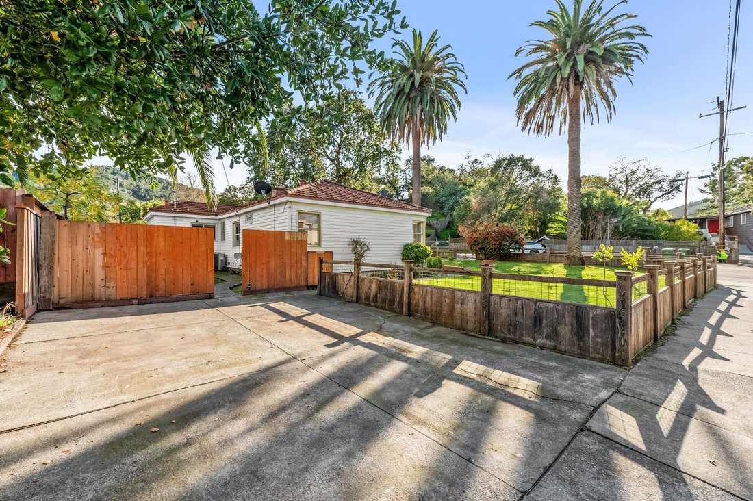 Santa Venetia Fixer On Huge Lot En San Rafael, California, Estados ...