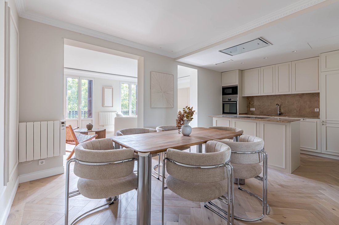 Magnificent Apartment With Views Of Paseo Del Prado In Centro, Madrid ...