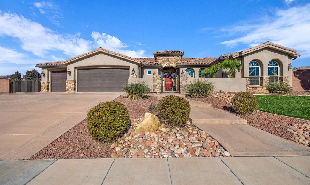 Large Open Well Built Home In A Desirable In St. George, Utah, United ...