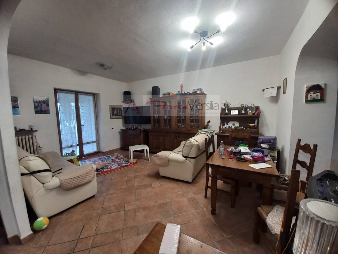 Villa Semi Detached For Sale In En Capanne Prato Cinquale, Toscana ...