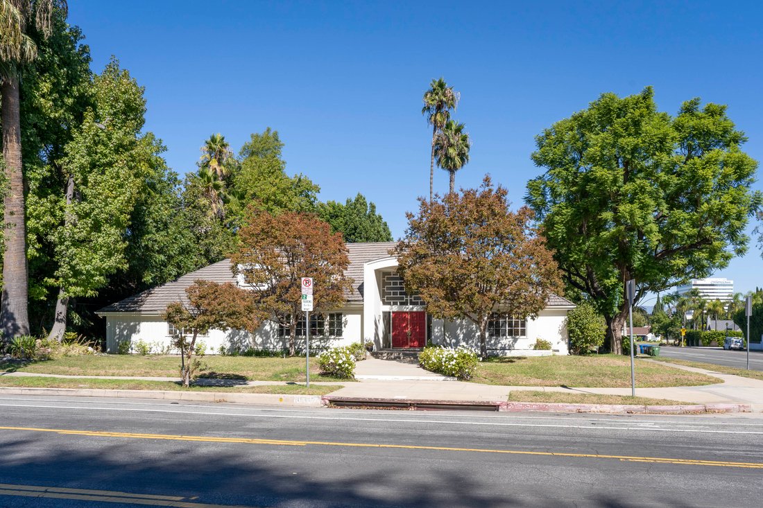 15405 Valley Vista Blvd In Los Angeles, Ca, United States Zu Verkaufen ...