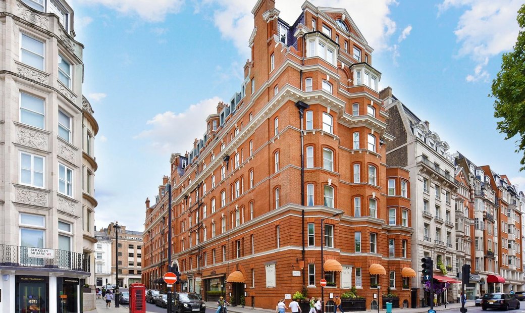 Huge Lateral Apartment Hay Hill, Mayfair, In London, England, United ...