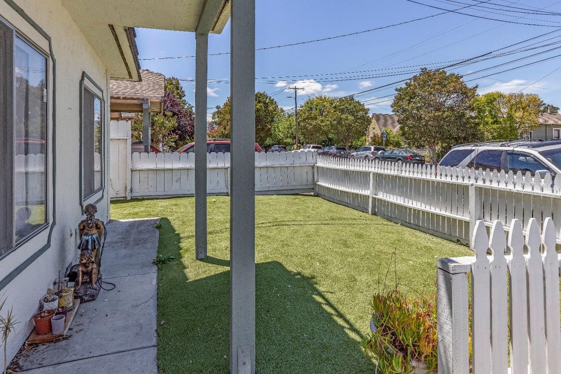 Triplex In Redwood City In Redwood City, California, United States For ...