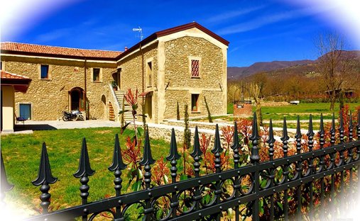 Luxury mountain view country homes for sale in Filattiera, Tuscany ...