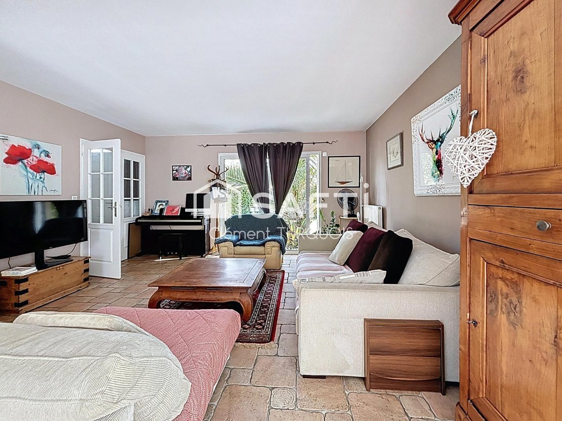 Maison De 200 M2 Avec Vue Dans Saint Cyr Sur Loire, Centre Val De Loire ...