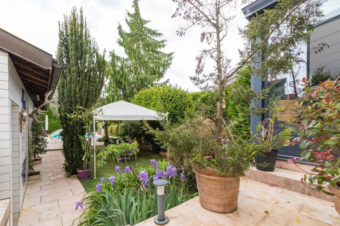 Quiet Bourgeois House With Pool In In Dijon, Bourgogne Franche Comté ...