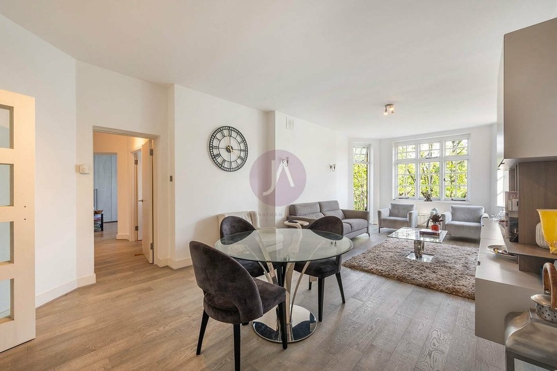 3 Bedroom Flat For Sale In Elm Tree Court, In London, England, United ...