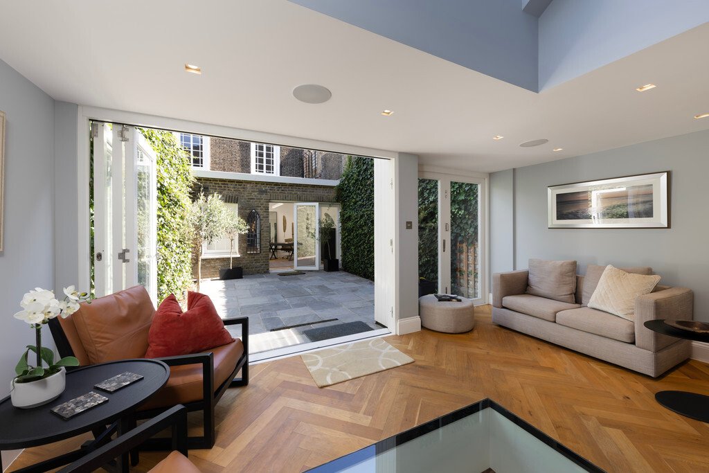 Old Church Street, Chelsea Sw3 In London, England, United Kingdom For ...