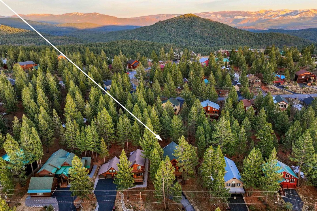 Single Family Residence In Truckee In Truckee, California, United ...