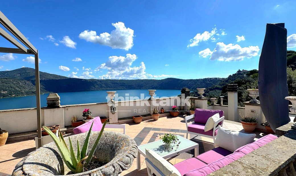 Appartement à Vendre à Castel Gandolfo Dans Castel Gandolfo, Latium ...