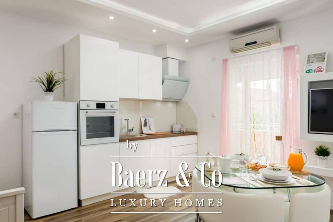 Split, Casa Con Cinco Apartamentos Modernos En Mejasi, Split, Split ...