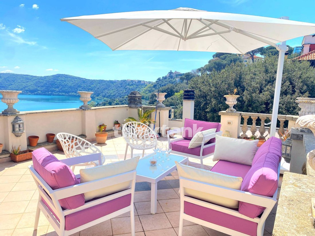 Appartement à Vendre à Castel Gandolfo Dans Castel Gandolfo, Latium ...
