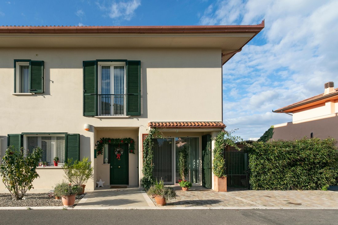 Living Green In Grosseto: Villa With Energy Class A3 En Toscana, Italia ...