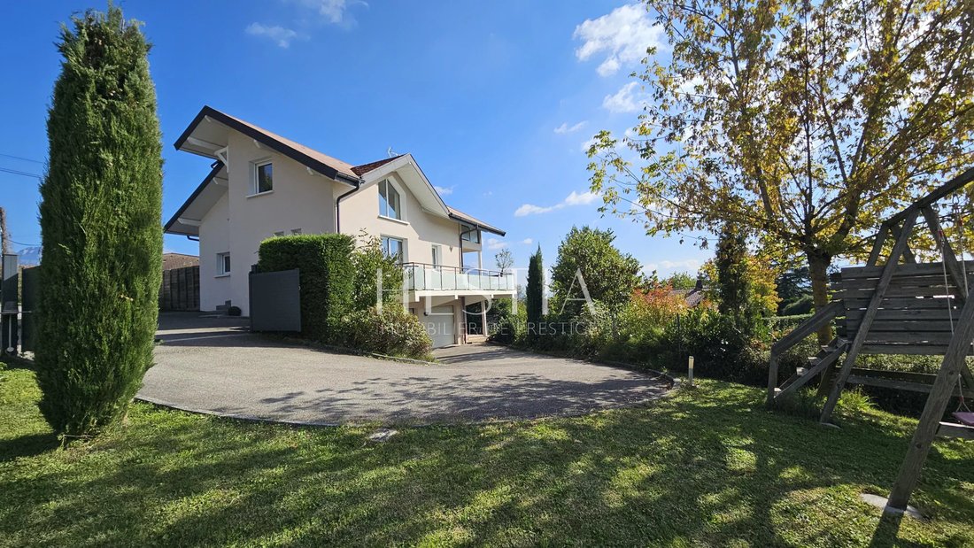 Annecy House In Annecy, Auvergne Rhône Alpes, France For Sale (16719398)