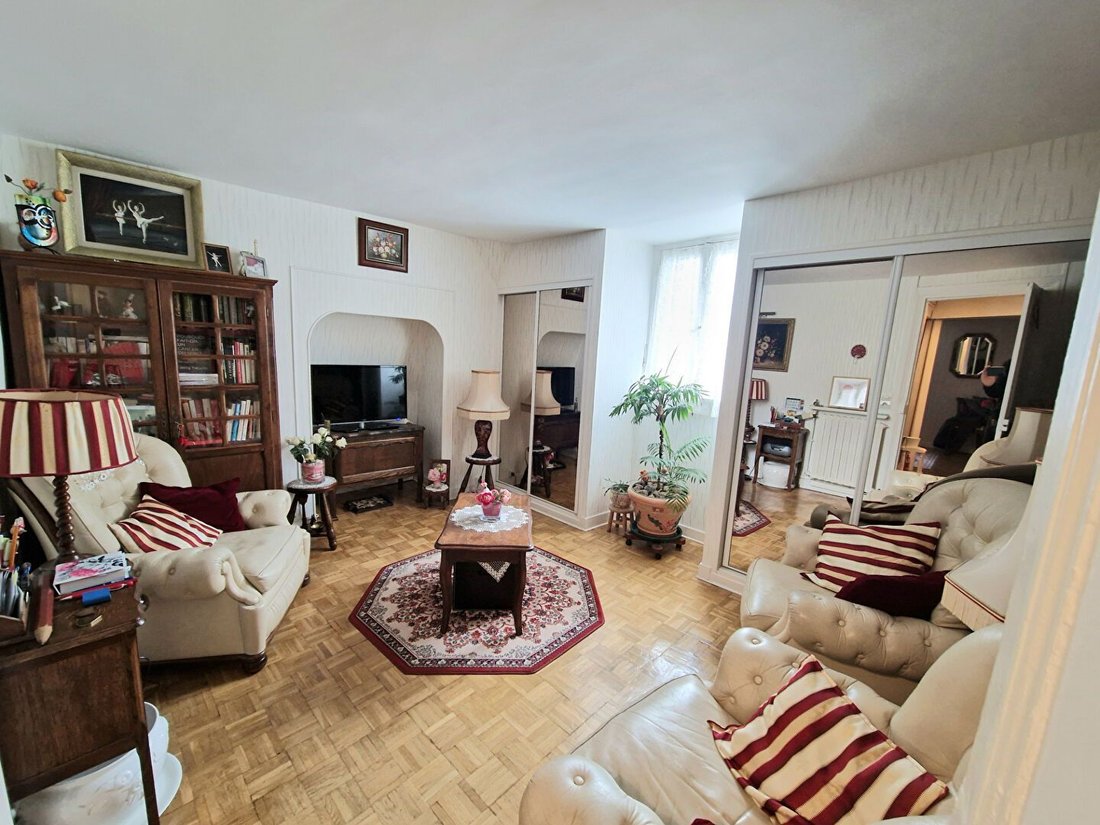 Paris 17th Pont Cardinet / La Fourche 3 In Paris, île De France, France ...