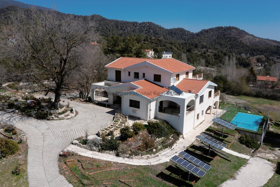Pera Pedi Detached Villa In Pera Pedi, Limassol, Cyprus For Sale (16712127)