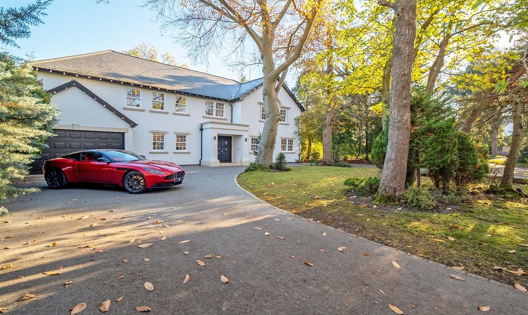 5 Bedroom Detached House For Sale In Keston In Bromley, England, United ...