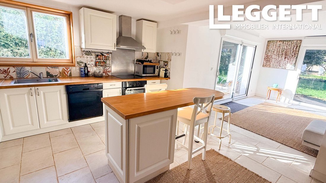 Stylish 6 Bedroom, 3 Bathroom House With In Fouras, Nouvelle Aquitaine ...