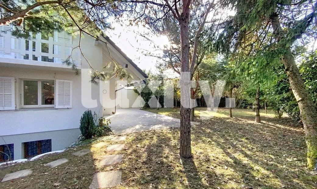 Elegant Villa With A Spacious Garden And Private In Commugny, Vaud ...