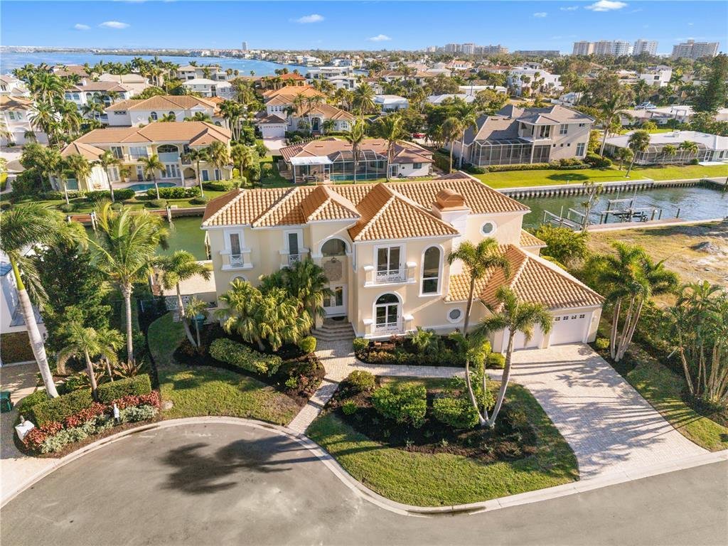 4 Bedrooms Single Family Detached In Longboat Key, Florida, United ...