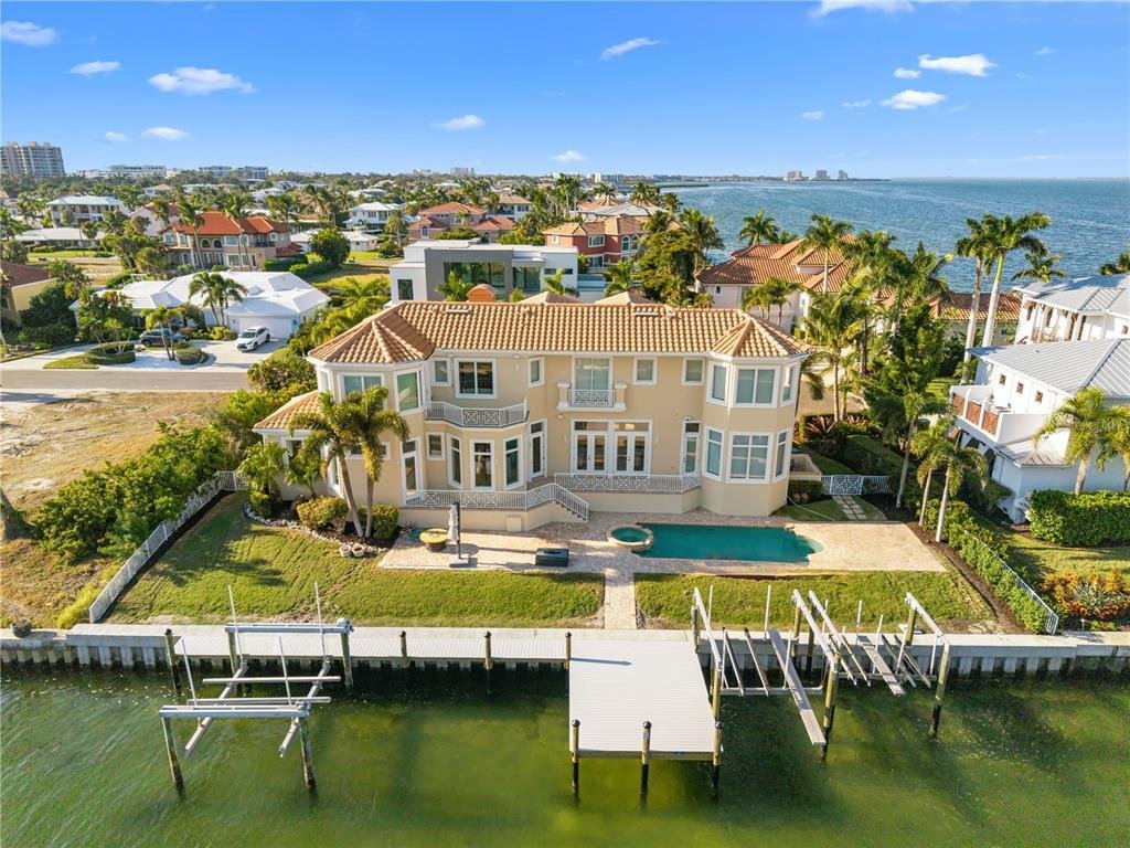 4 Bedrooms Single Family Detached In Longboat Key, Florida, United ...