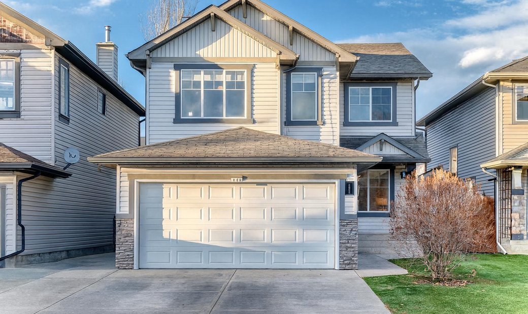 Beautiful 4 Bed Home Steps From Lake Chaparral En Calgary, Alberta ...