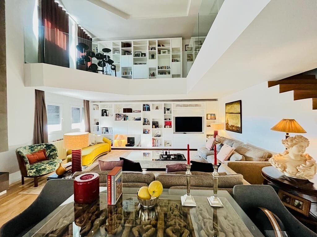 Ático Dúplex T5 En Campolide, Lisboa, Portugal En Venta (13130060)