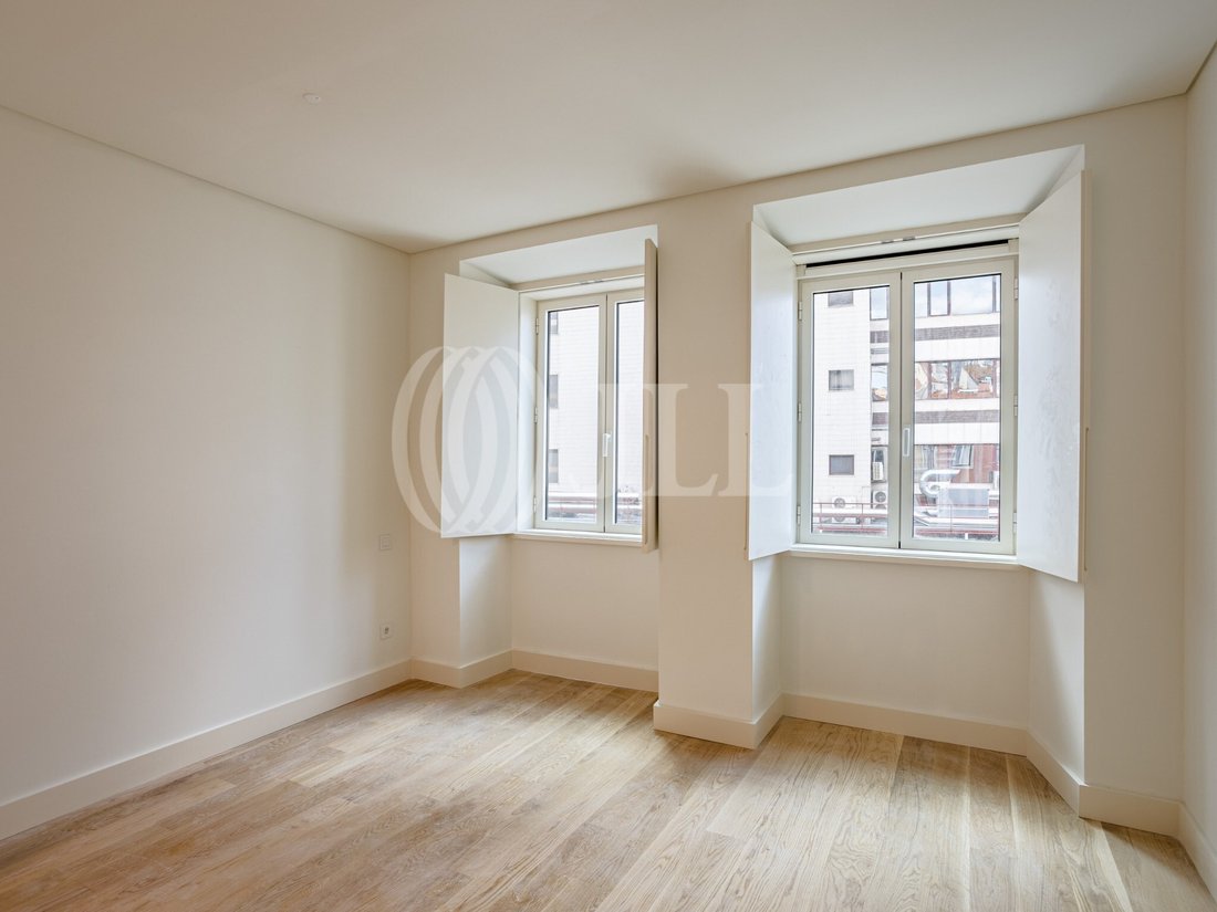 Apartamento De 2 Dormitorios En São Bento 21, En Misericordia, Lisboa ...