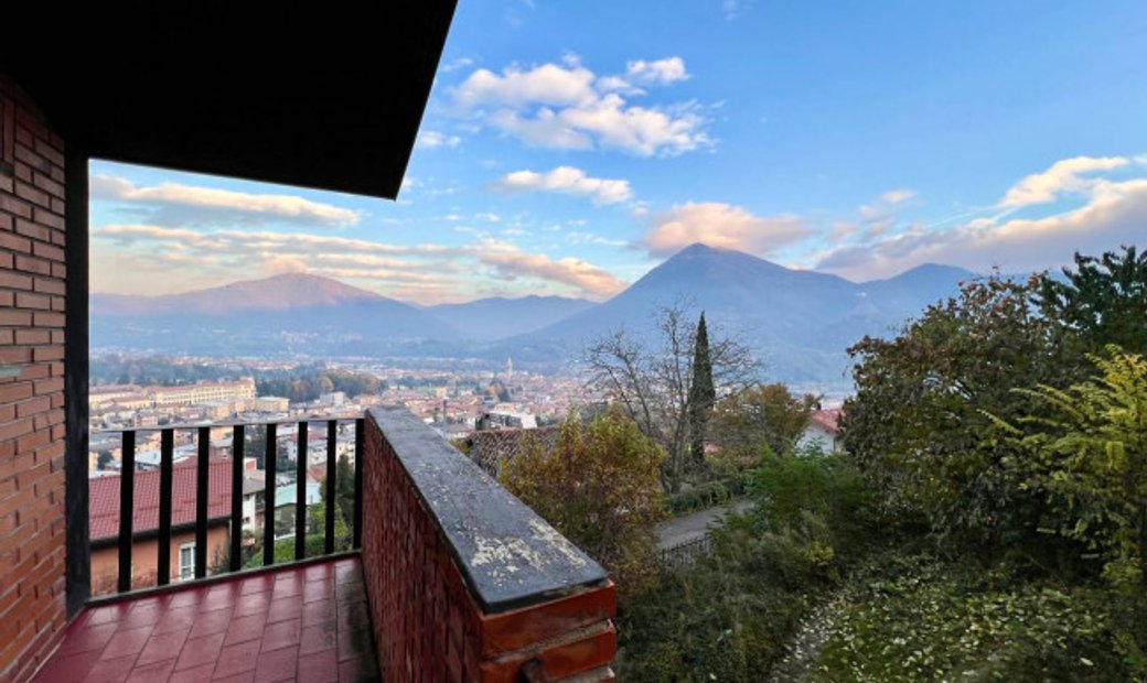 Villa For Sale In Albino In Albino, Lombardy, Italy For Sale (15411237)
