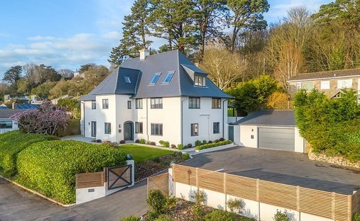 Luxury homes with library for sale in Lyme Regis, England, United ...