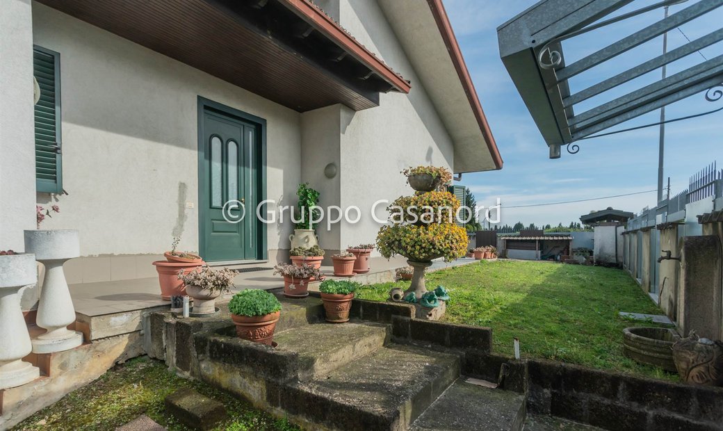 Villa Carugate In Carugate, Lombardy, Italy For Sale (16721988)
