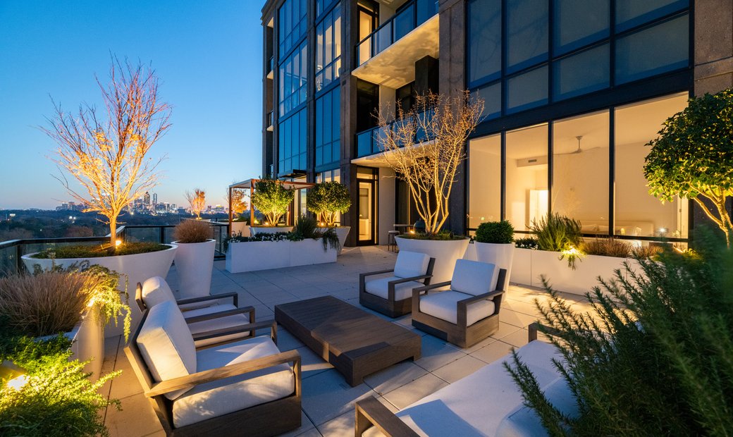 Stunning Fully Furnished Penthouse With The In Atlanta, Georgia, United ...