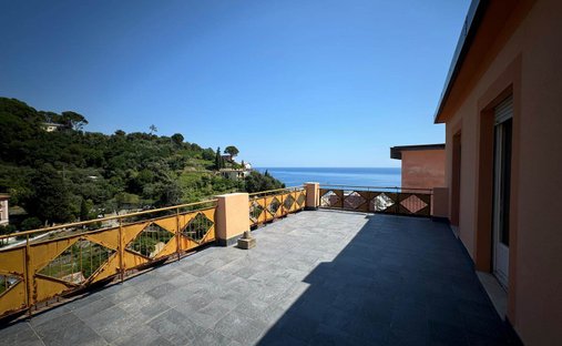 Luxe vue sur la montagne penthouses à vendre en Monterosso al Mare ...