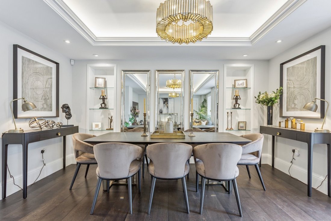 An Exquisite Ground Floor Apartment Set In Ickenham, England, United ...