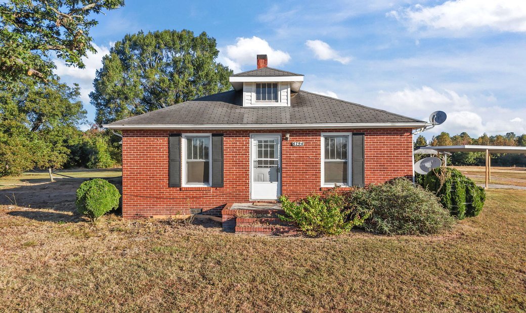 Single Family Residence In Julian In Julian, North Carolina, United ...